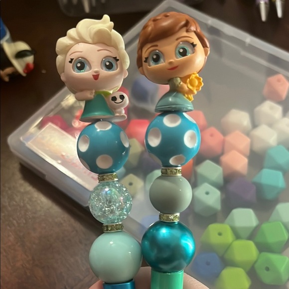 Hand Crafted | Office | Elsa And Anna Frozen Disney Doorable Beaded Pen ...